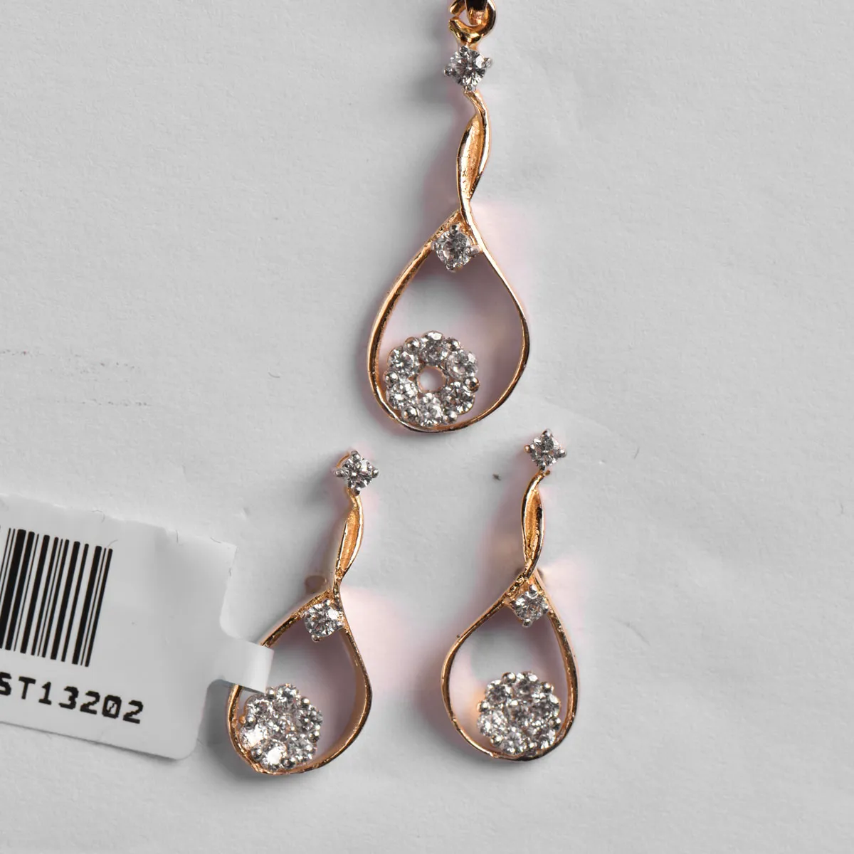 LOCKET SET - ARY21LST13202 - ARY Sahulat Bazar Pakistan